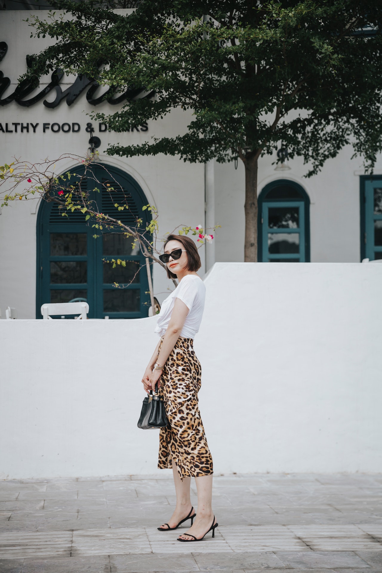 The 5 Summer Shoes That French Women Wear Over and Over Again - Broke ...